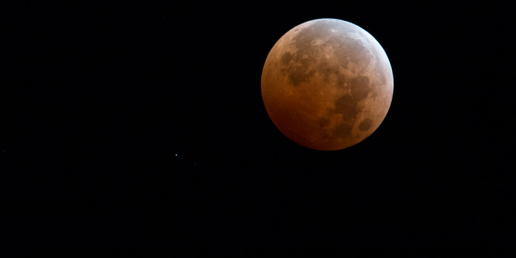 'Blood Moon' a sure sign of the apocalypse, Internet agrees
