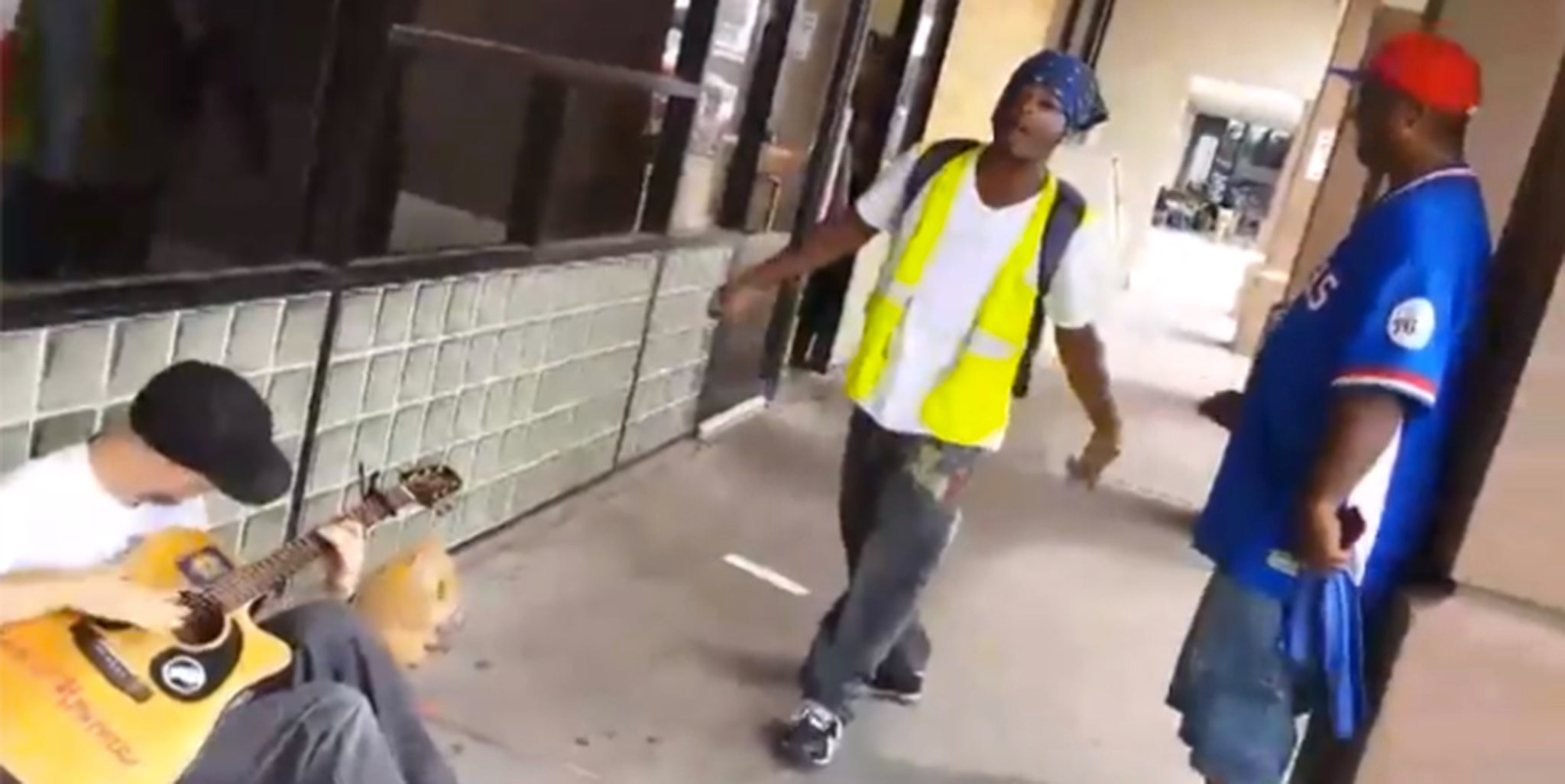 These 3 random guys created the most wonderful impromptu jam