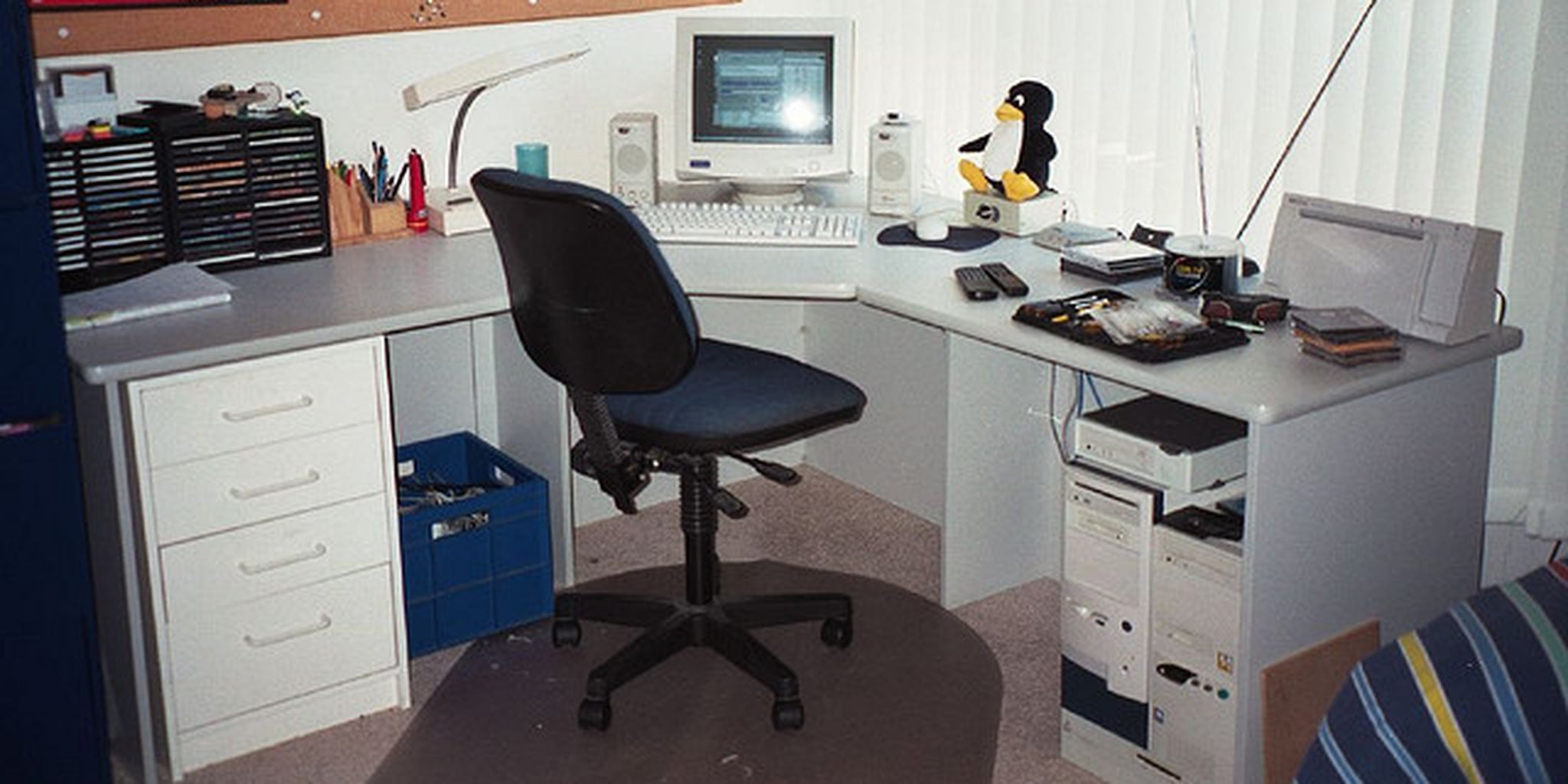 'People Making Dial-Up Noise' is the weirdest form of '90s nostalgia