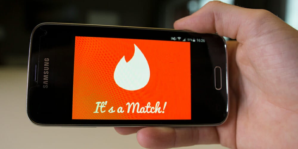 Guy Messages Tinder Match Text RPG to Get Her Number