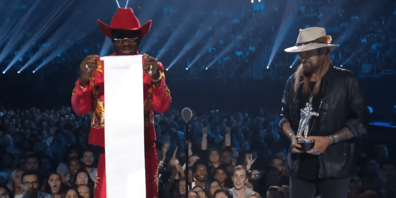 Lil Nas X Scroll Memes: Singer's Giant Scroll Becomes Viral VMA Moment