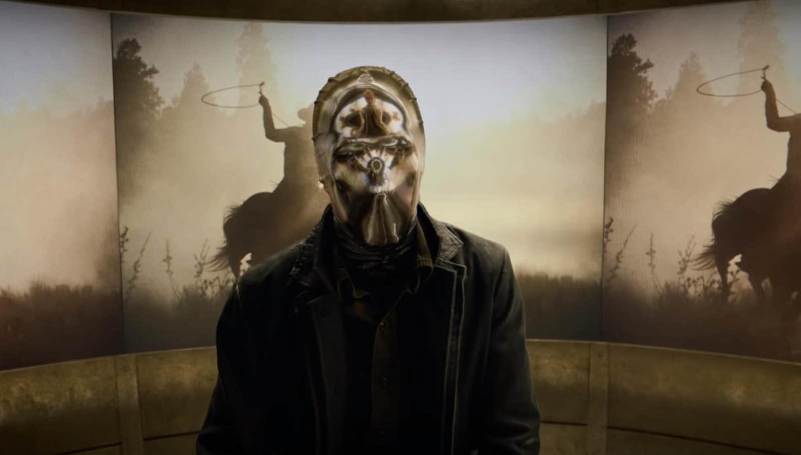 'Watchmen' Costume Designer Explains the Show's Stunning Costumes