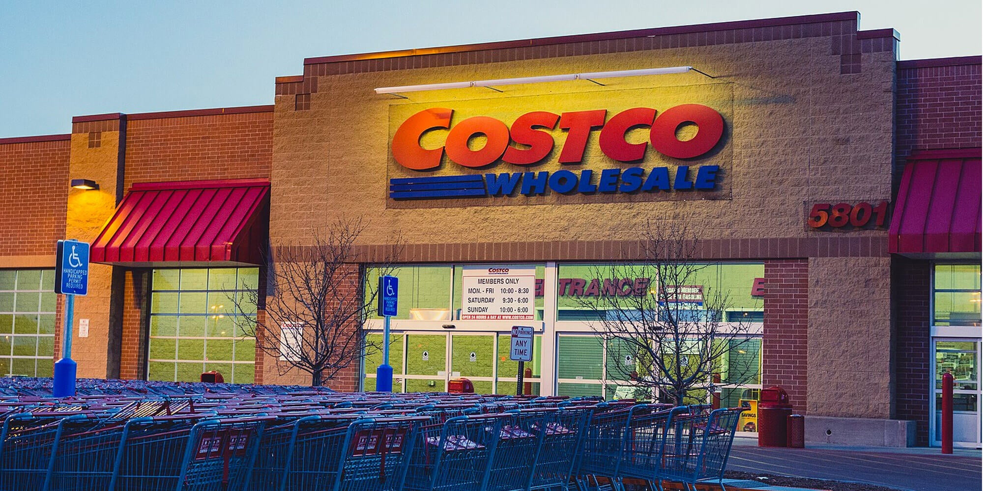 No, Costco Didn't Drag a Customer For Complaining About Its Mask Policy