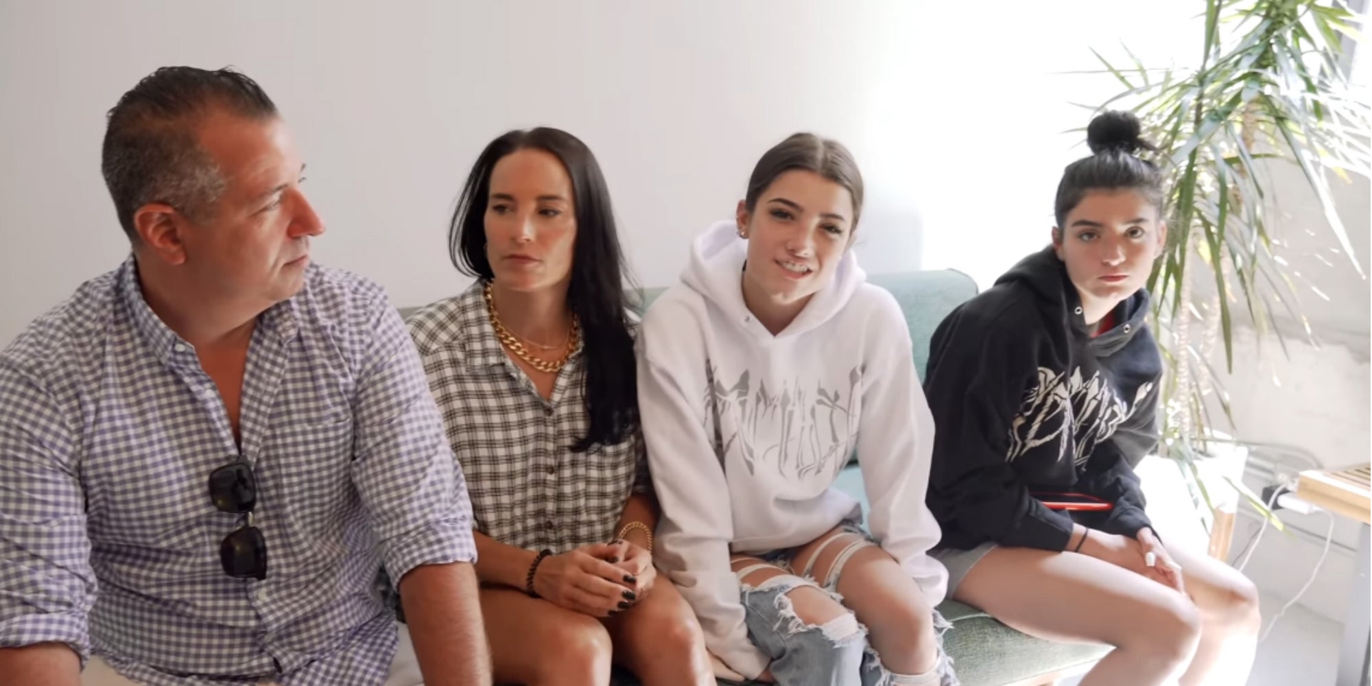 Dixie D'Amelio Addresses TikTok Conspiracy Theory About Her Dad