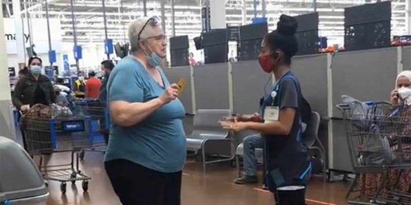Viral Tiktok Walmart Karen Shouts At Manager Over Checkout Issue