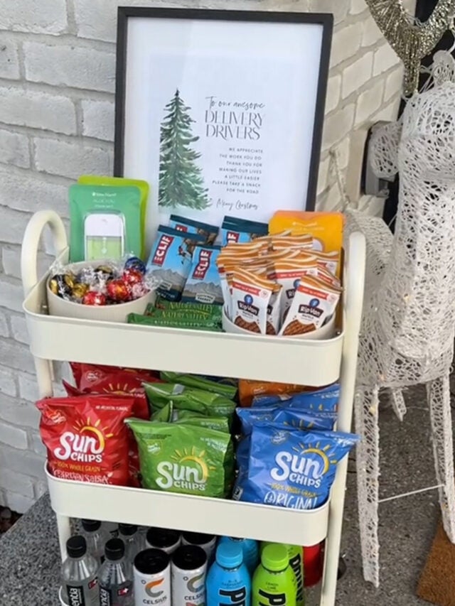 Woman Makes Cart Full of Goodies For Delivery Drivers To Take