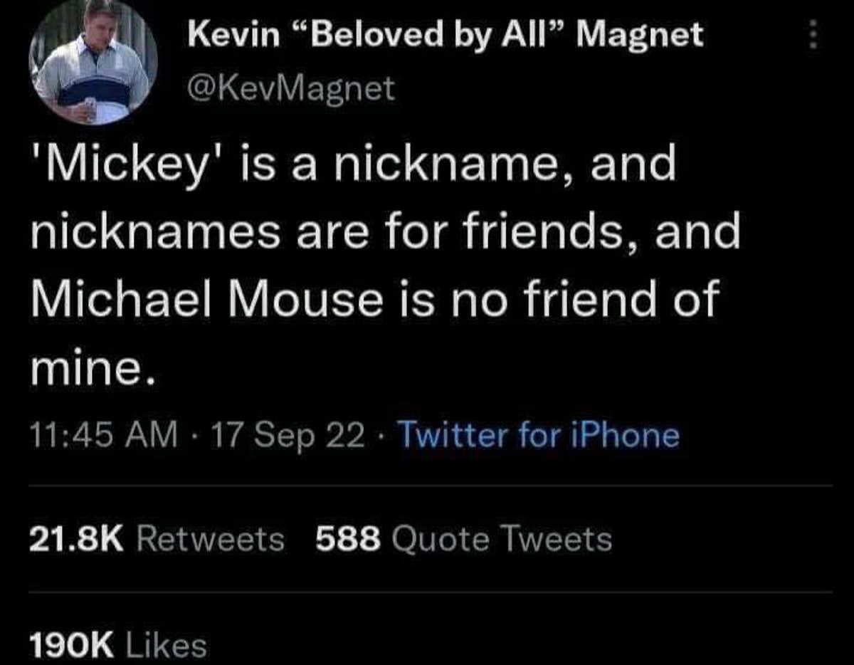 32 Of The Most Iconic Load-Bearing Posts On The Internet