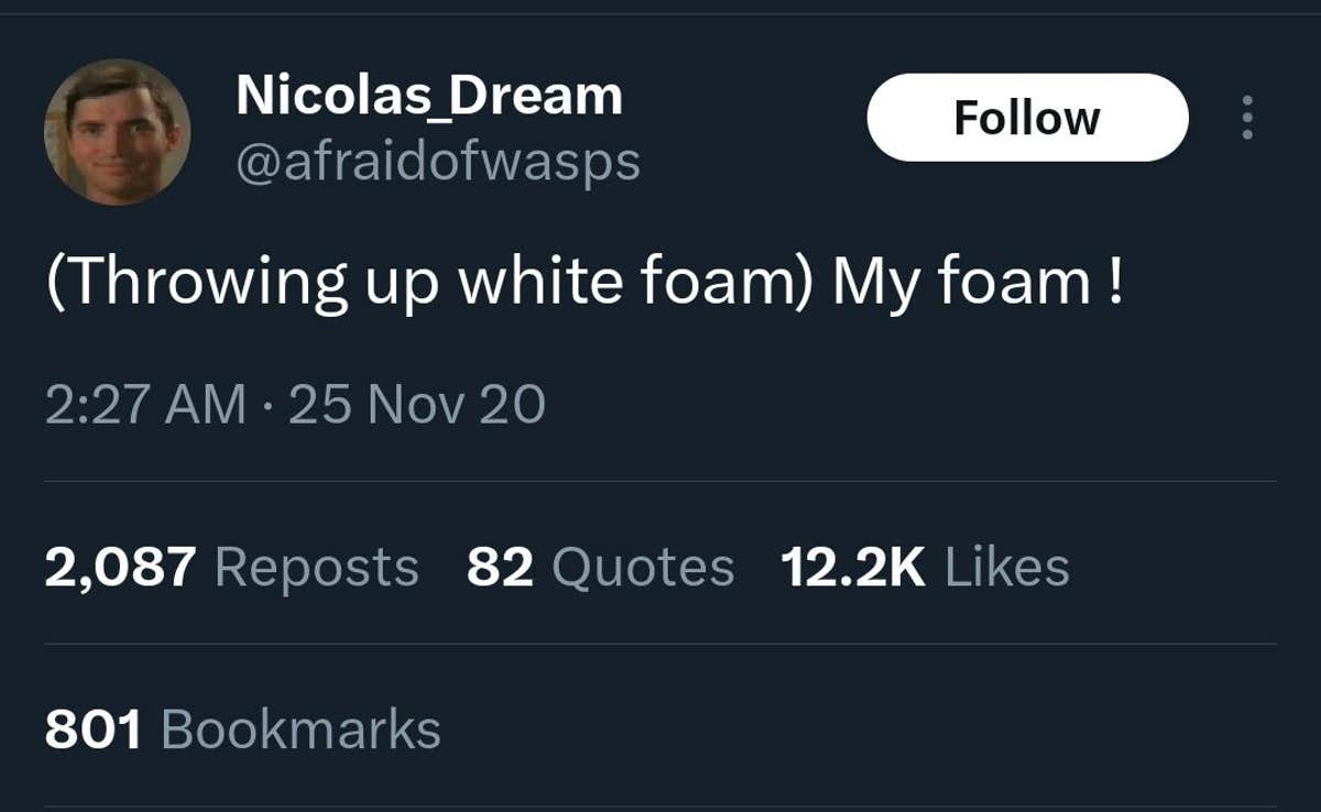 32 Of The Most Iconic Load-Bearing Posts On The Internet