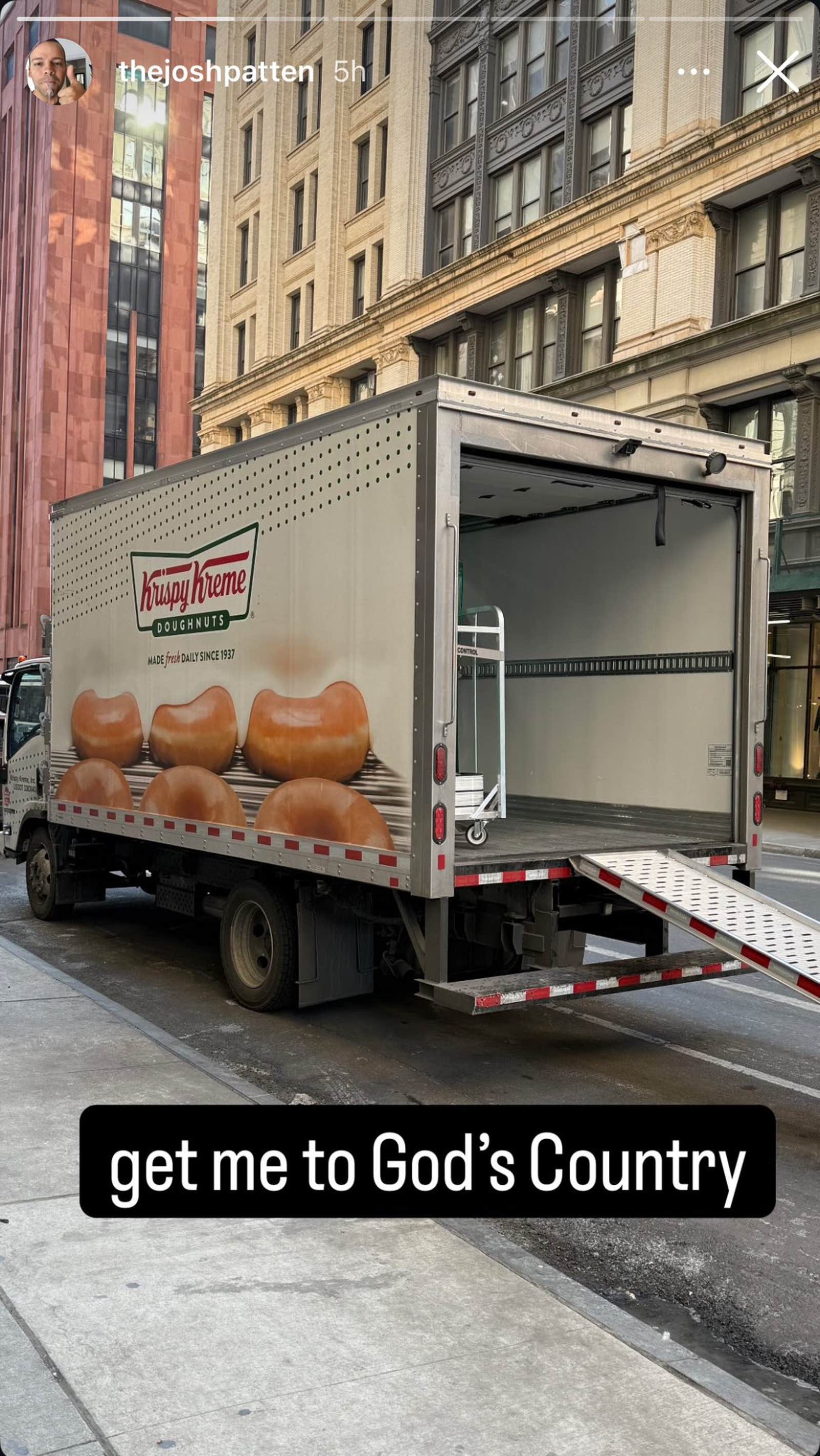 Morgan Wallen Walks Off 'SNL', Inspires ‘God’s Country’ Meme