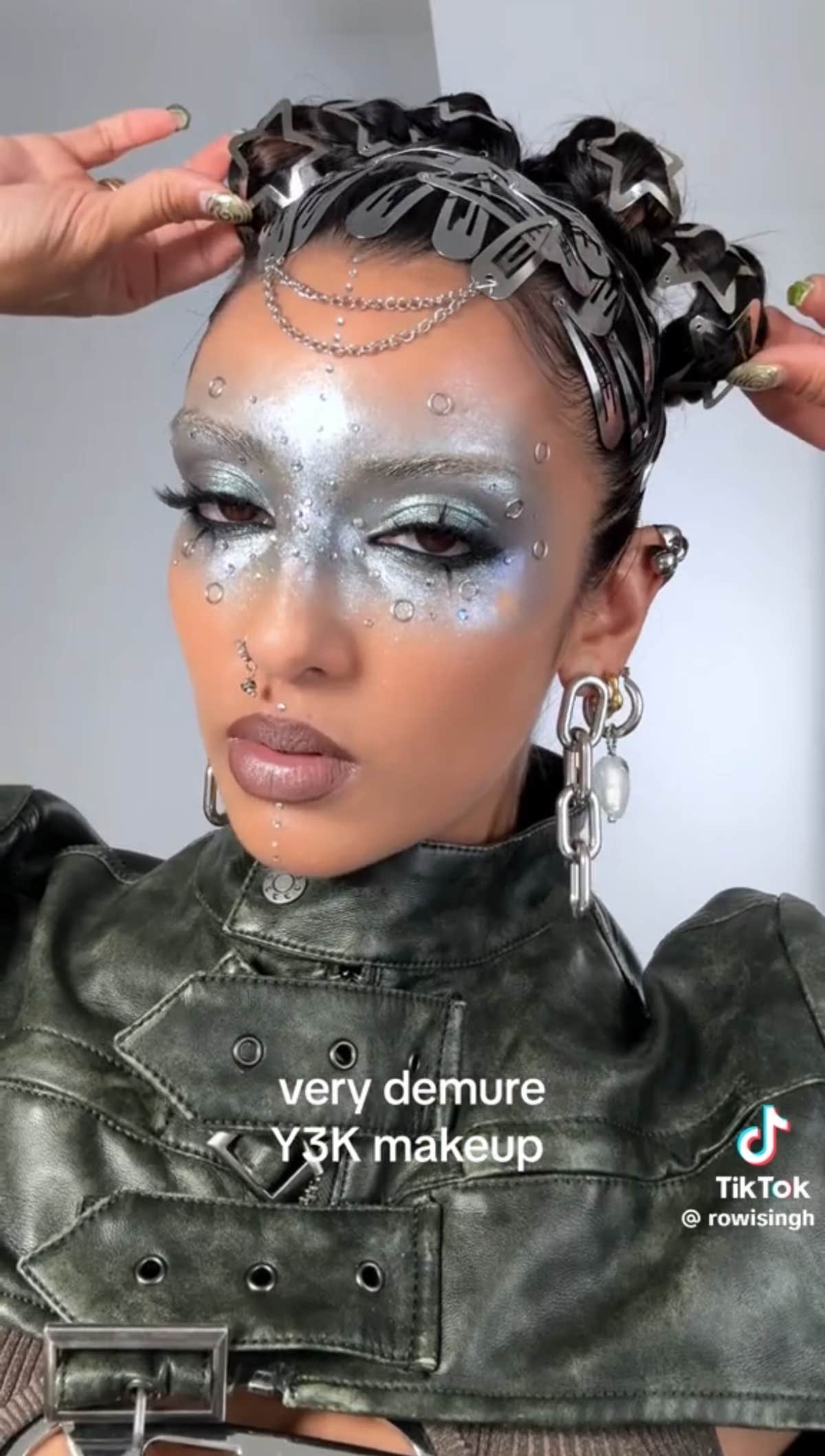 What is Y3K fashion? The futuristic aesthetic blending sci-fi style ...