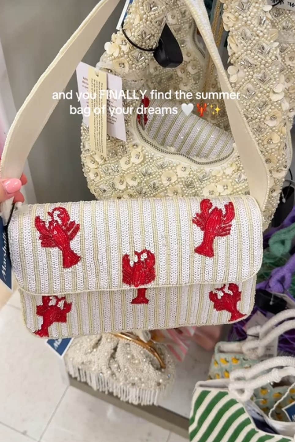 'Will sell a kidney': Women are literally begging chain stores for this ...