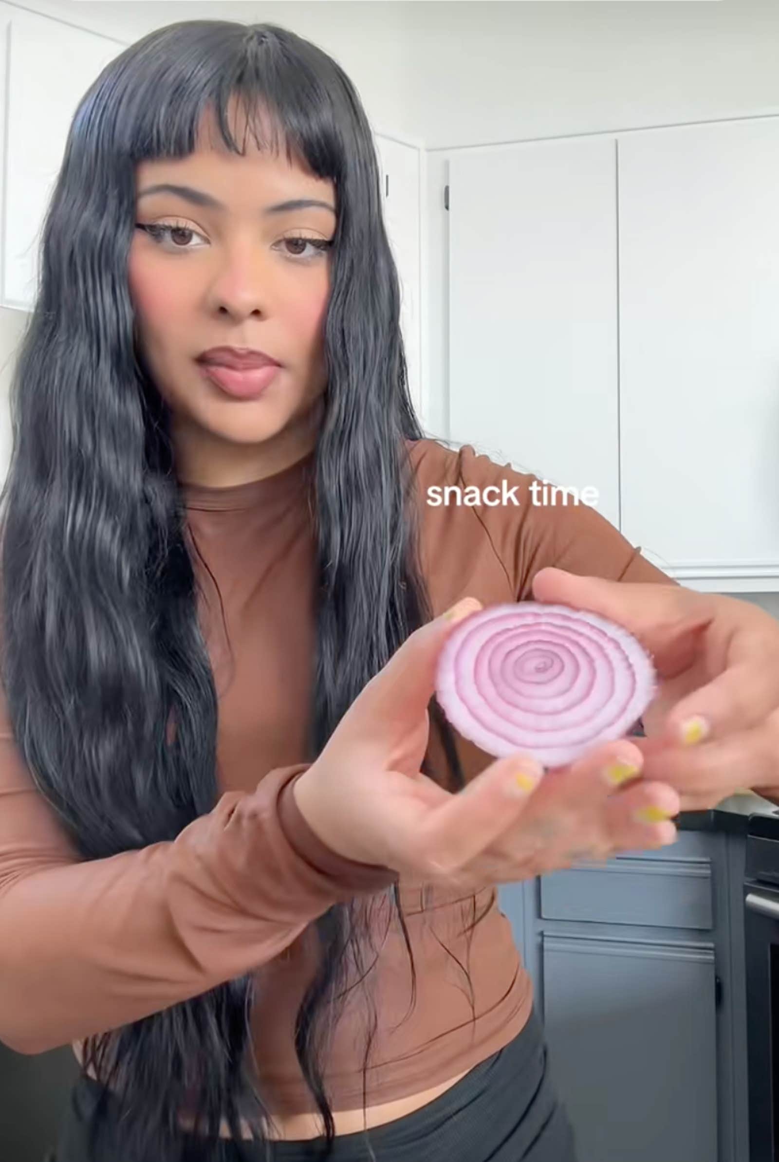 The raw onion snack plate trend is dividing TikTok
