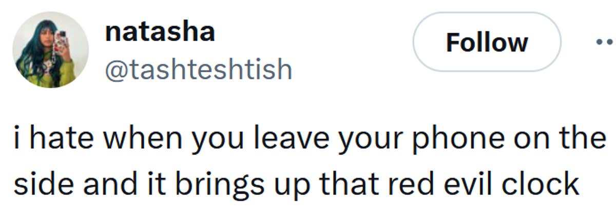 People Either Love Or Hate The iPhone's "Evil Red Clock"