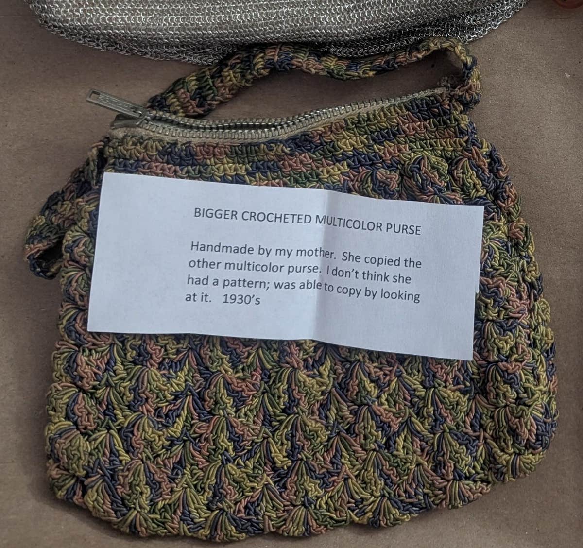 Thrifter finds handwritten notes inside vintage purses detailing their ...