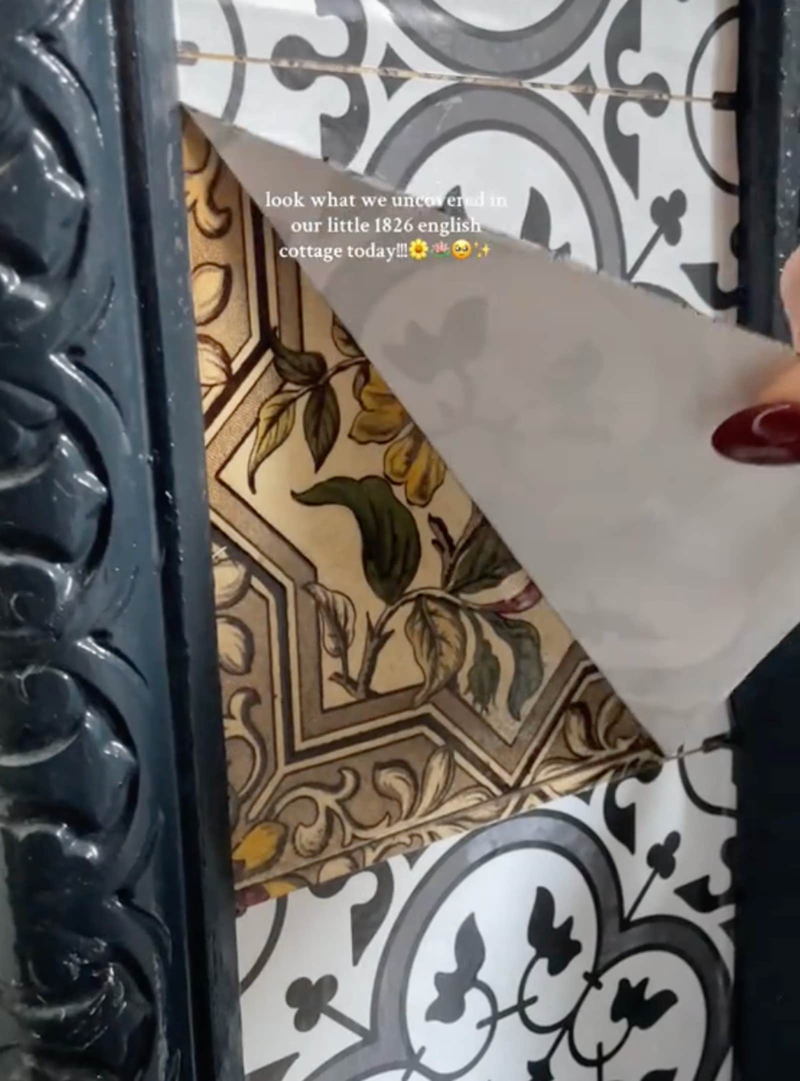 Woman renovating 1826 English cottage finds original antique fireplace ...