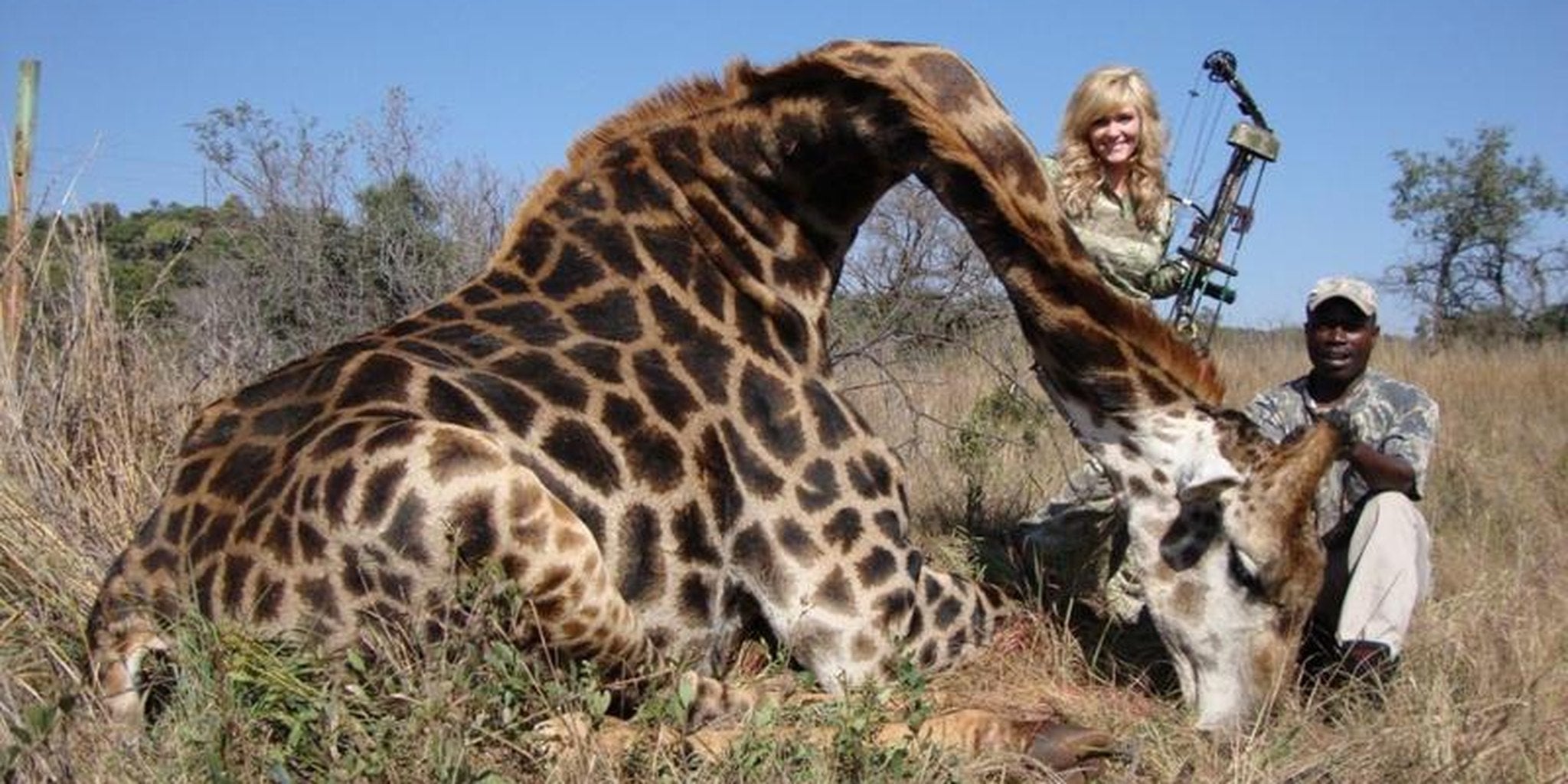 Hunter's selfie with dead giraffe has ignited Internet fury