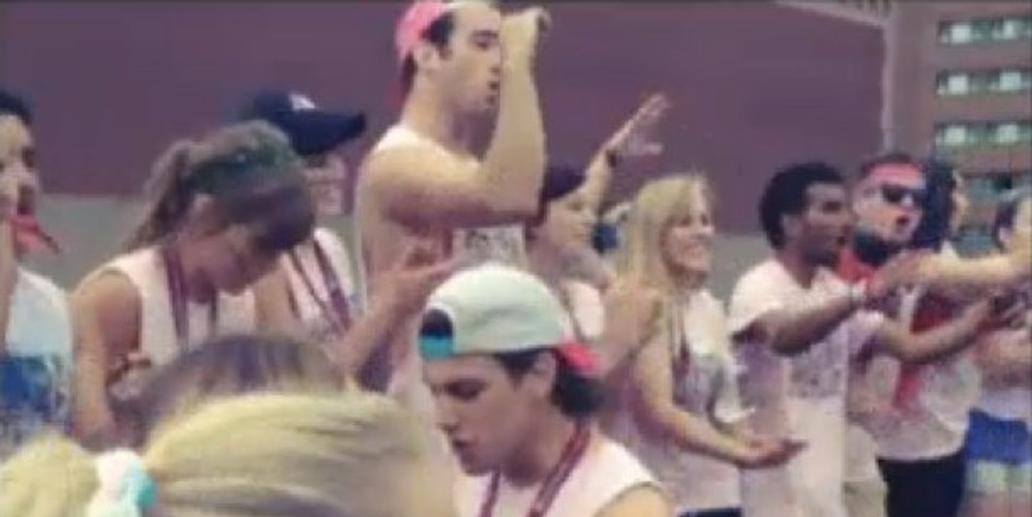 University's freshman orientation included a chant about underage