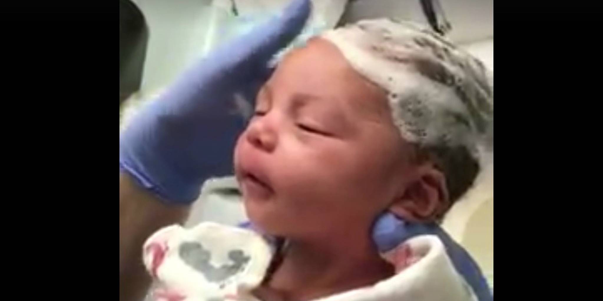 This Newborn Baby Getting Her Hair Washed Is Having the Best Day of Her ...