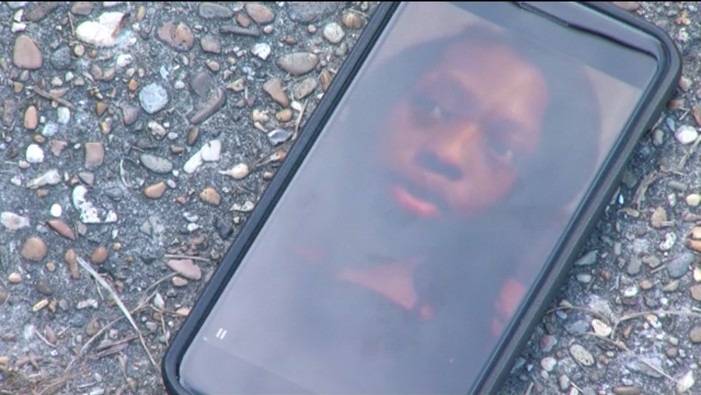 Woman Dies Waiting for Help on Facebook Live