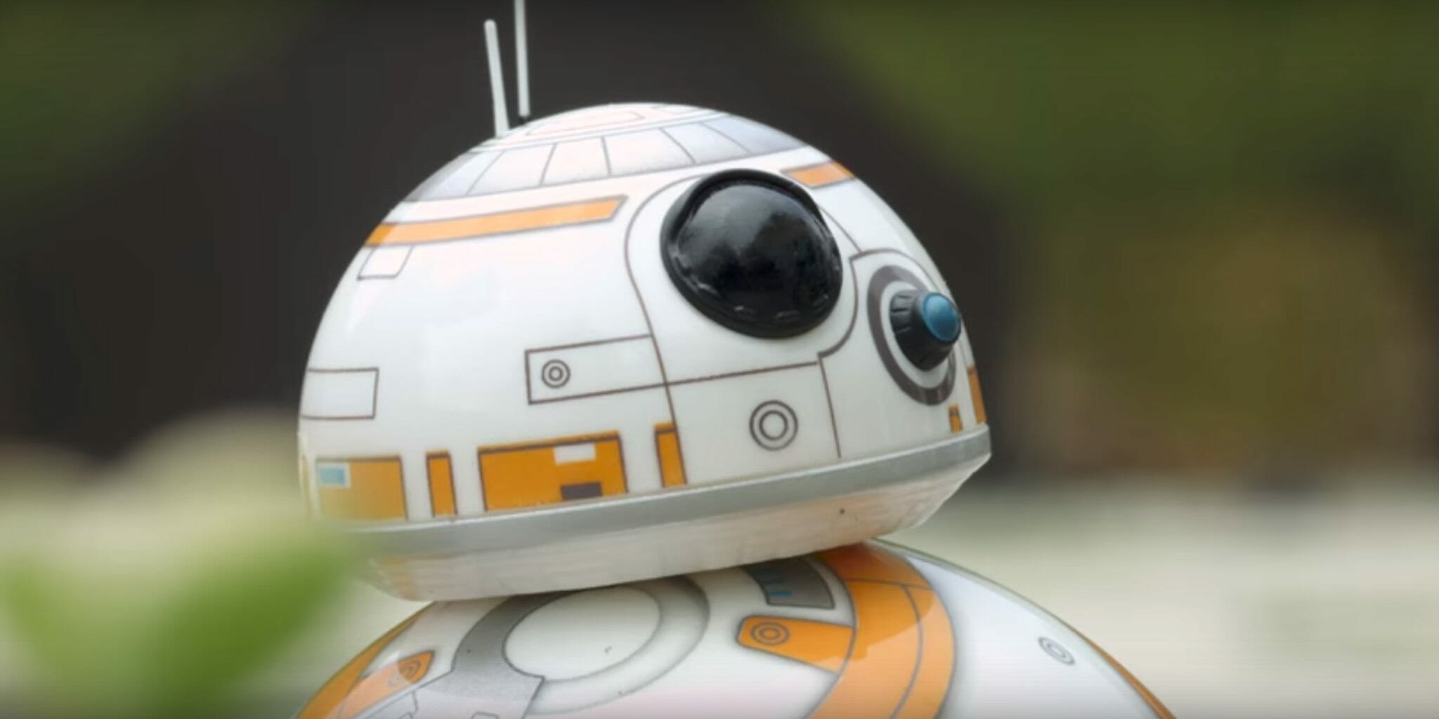 Surprise BB-8 toy in man's luggage turns him into a kid again