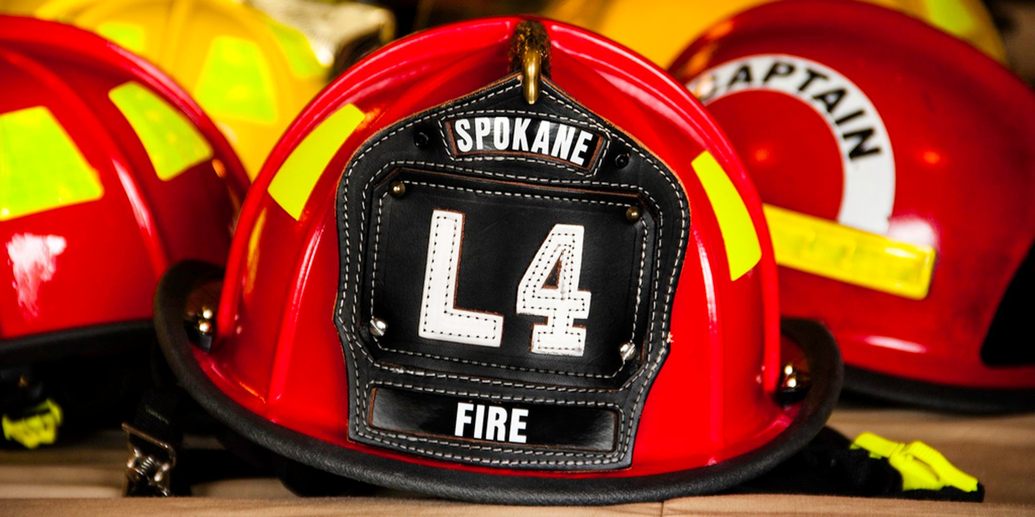 Watch this firefighter take down a would-be convenience store robber