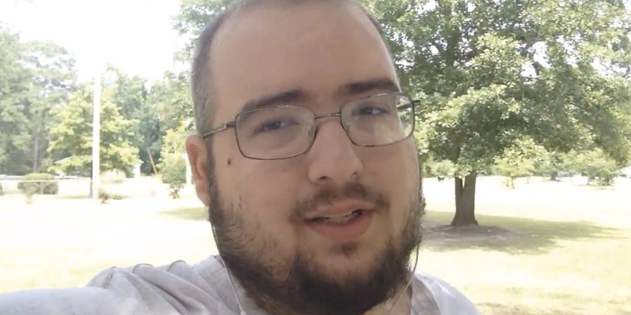 450-pound gamer films his incredible weight-loss transformation