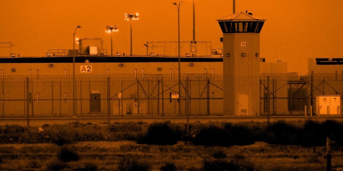 How much does 'Orange Is the New Black' mirror real prison life? - The ...