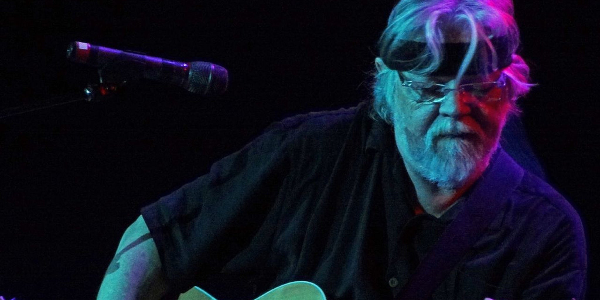 Twitter doesn't know the difference between Pete Seeger and Bob Seger