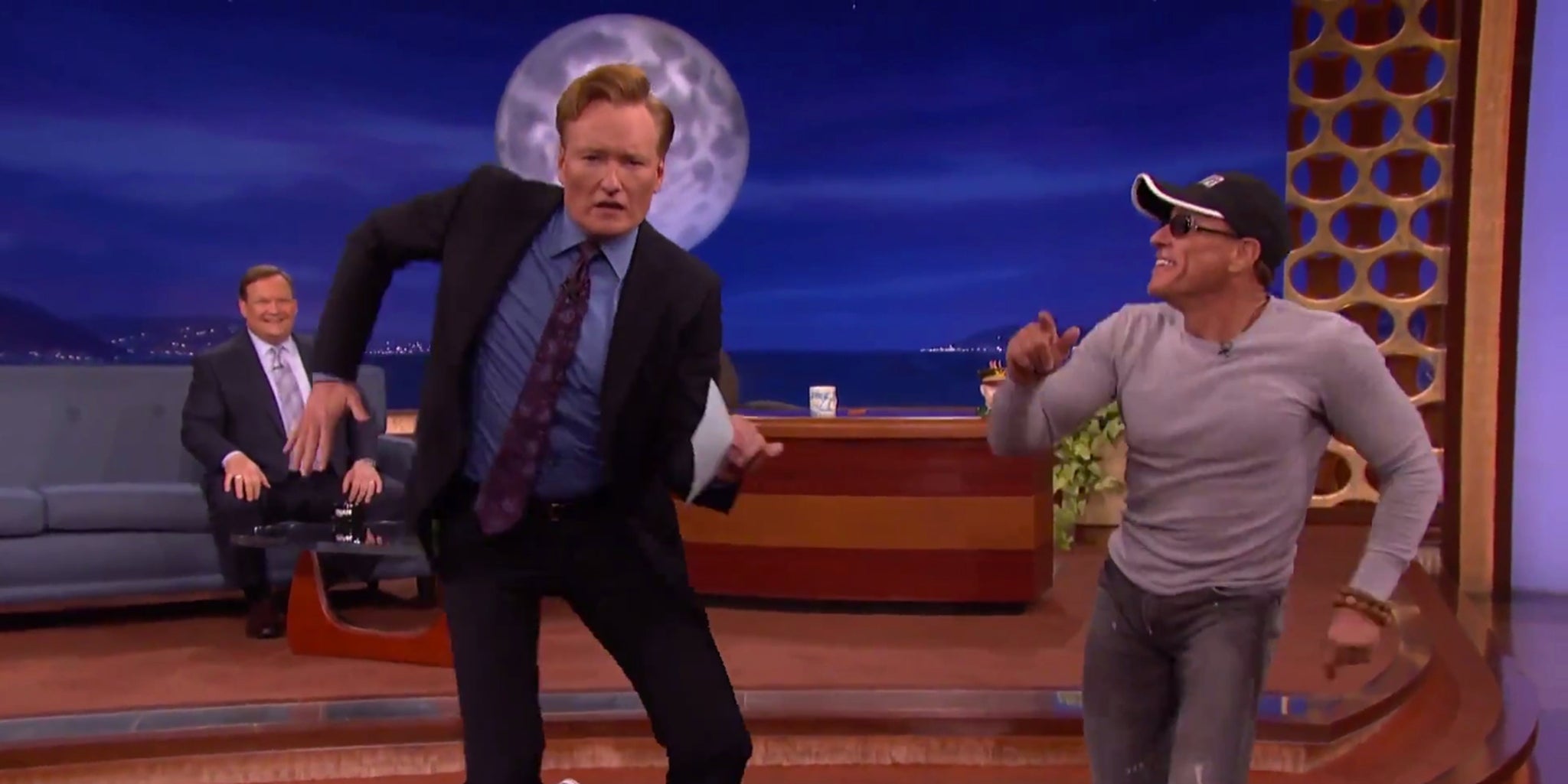 Jean-Claude Van Damme recreates the famous dance scene from 'Kickboxer ...