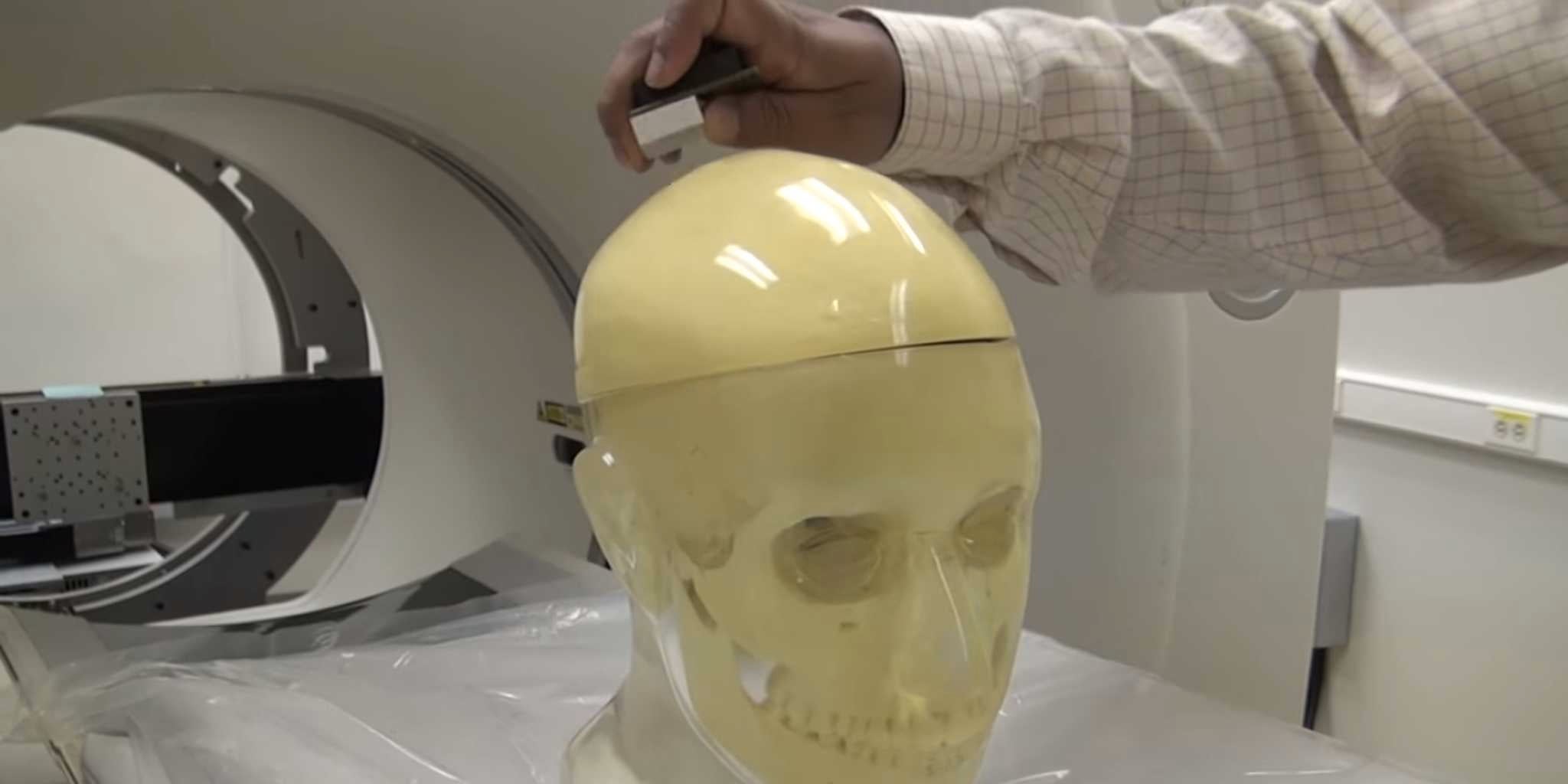 GE is building a helmet that sees inside your head