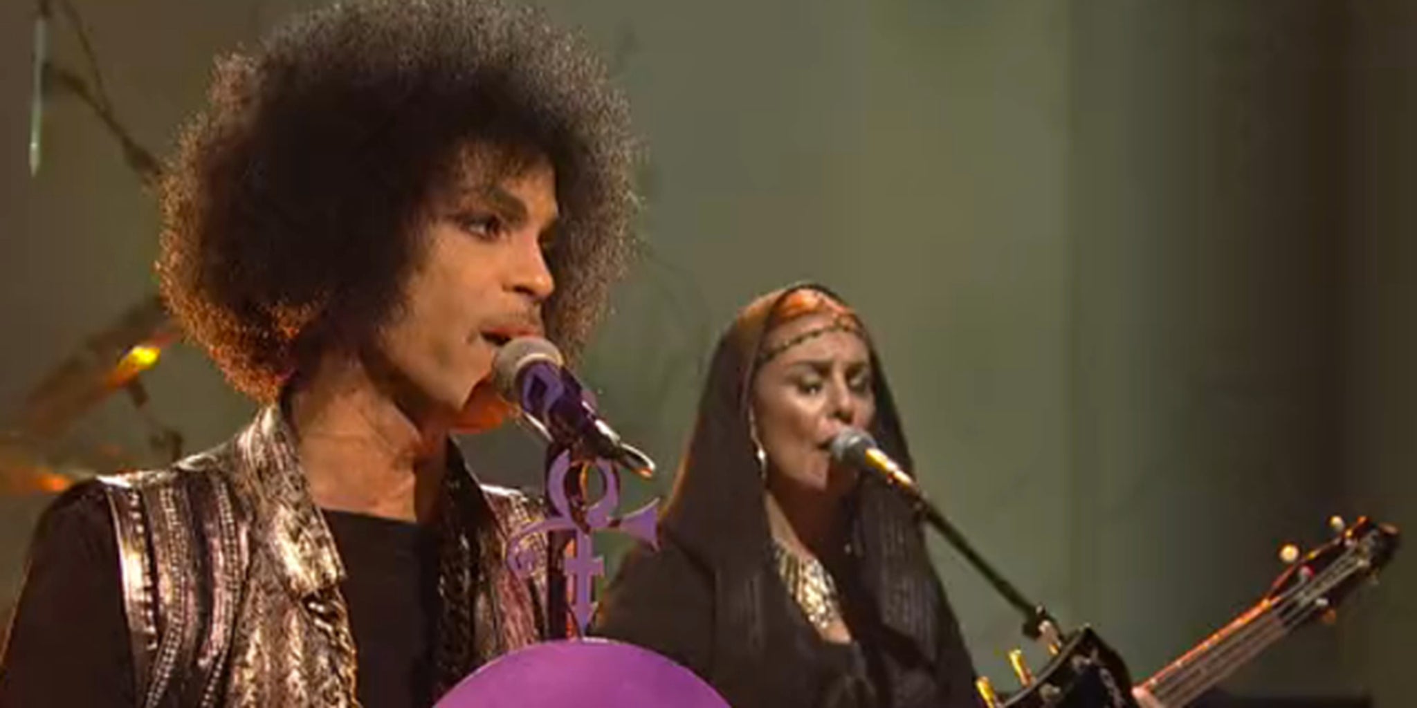 Prince's 'SNL' performance was an 8-minute jam, because he's Prince
