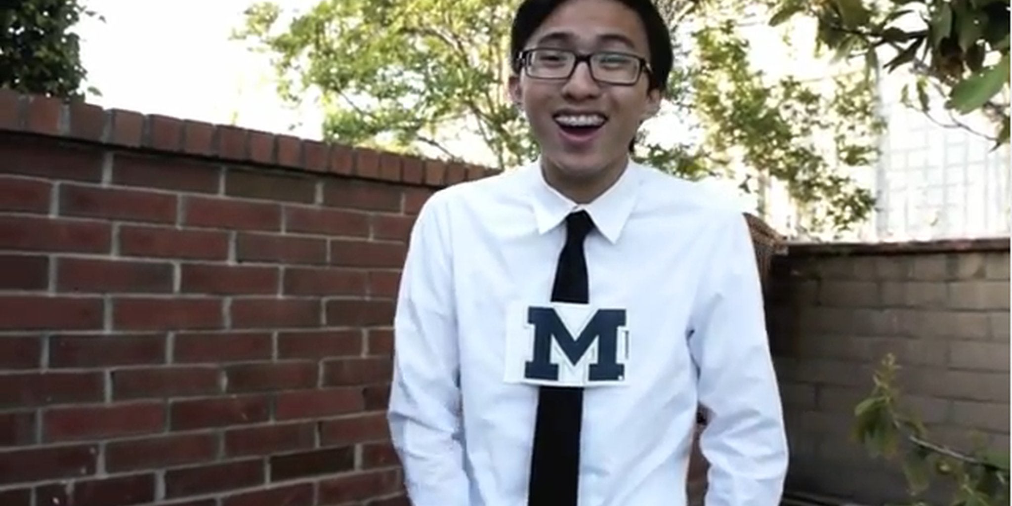 High School YouTuber sings his way to college acceptance