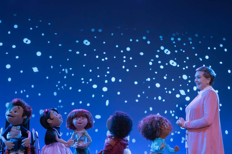 Meet the Gender-Neutral Character of Netflix's 'Julie's Greenroom'