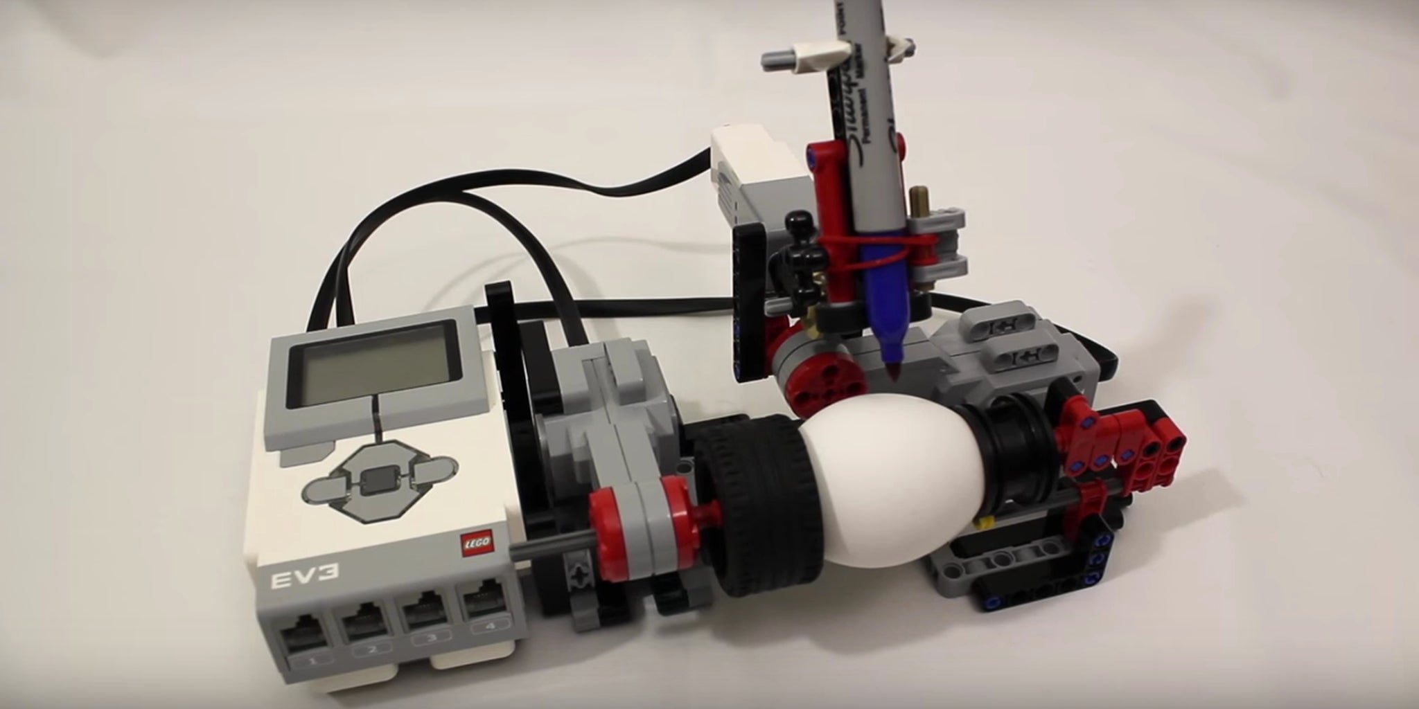 How to build a Lego machine that'll decorate your Easter eggs