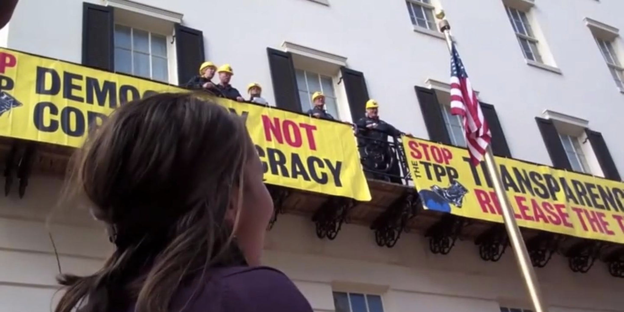 Armed with poop jokes, Internet activists scale federal building