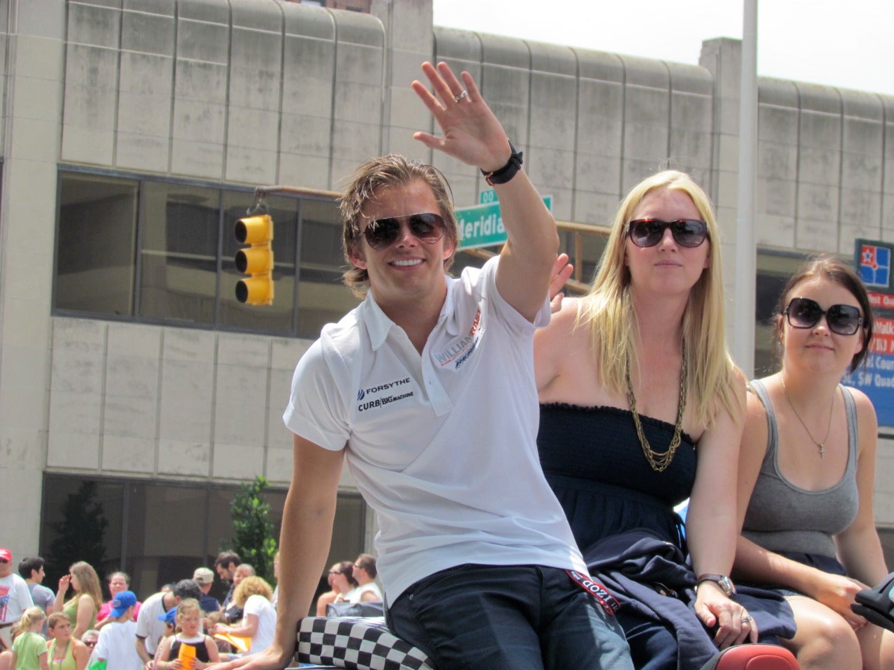 80,000 fans remember racecar driver Dan Wheldon