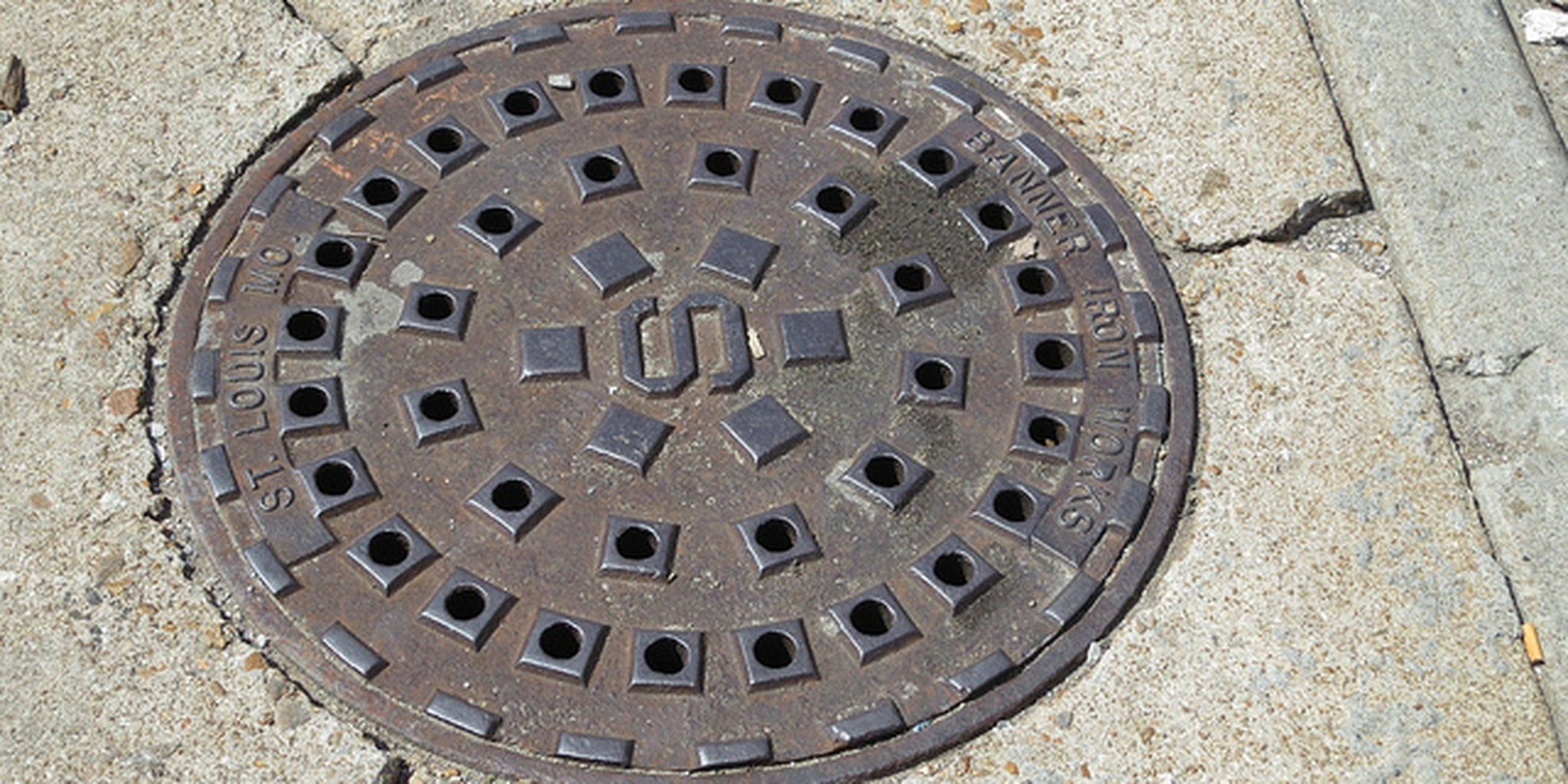 Heads up for the exploding manhole cover in Buffalo - The Daily Dot