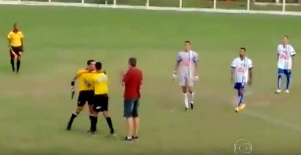 Brazilian referee shockingly pulls gun during a game - The Daily Dot